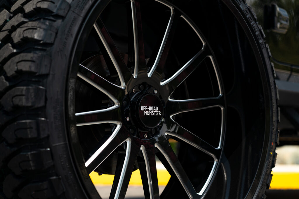 26×12 M26 – OffRoad Monster Wheels on a Jeep Gladiator – Strada Wheels